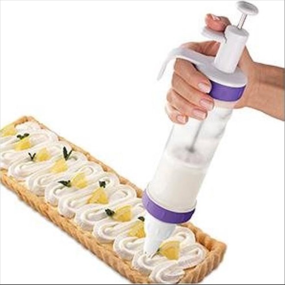 Wilton Kitchen | Wilton Dessert Decorator Plus Cake Decorating Tool ...